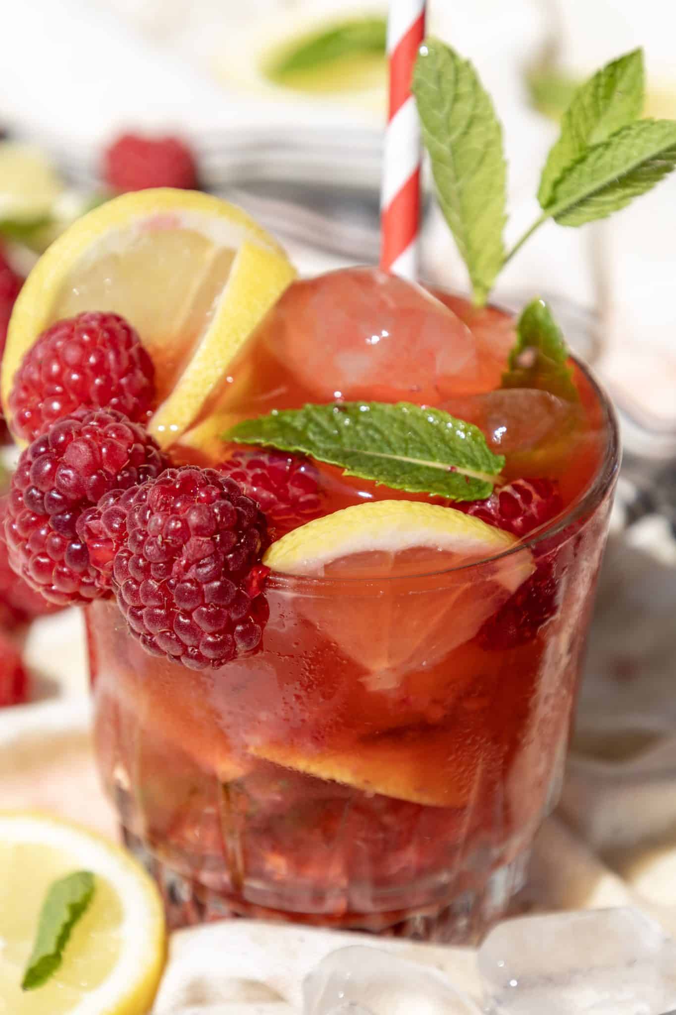 Raspberry Mojito Mocktail: A Refreshing Non-Alcoholic Treat - Tofu Moo ...